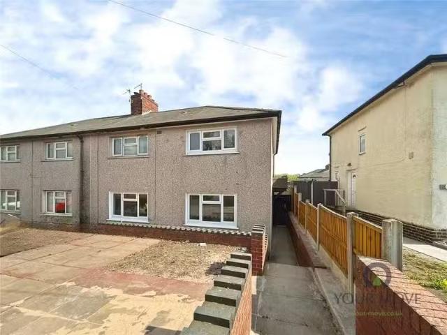 Cozy 3 bedroom Semi Detached House to rent, Marigold Crescent.