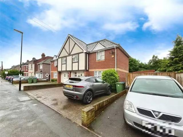 Nice 3 bedroom Semi Detached House to rent, Atherley Road, Sou.