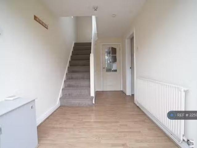 Just in! 3 bedroom semi detached house for rent in Parkside Ro.
