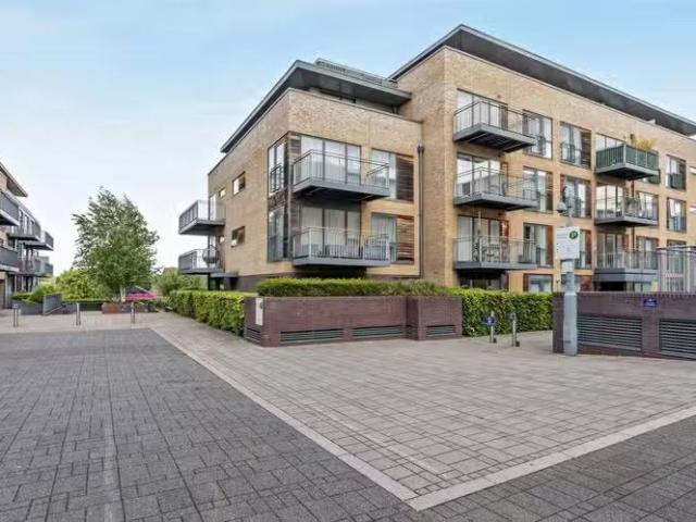 Deal! 3 bedroom penthouse for rent in Marlowe House, Kingsley.