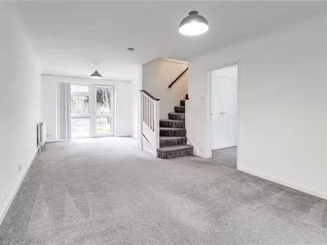 Nice 3 bedroom terraced house for rent in Aplins Close, Harpen.