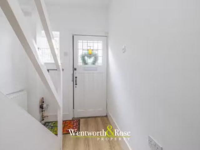 Cozy 3 bedroom terraced house for rent in East Pathway, Harbor.