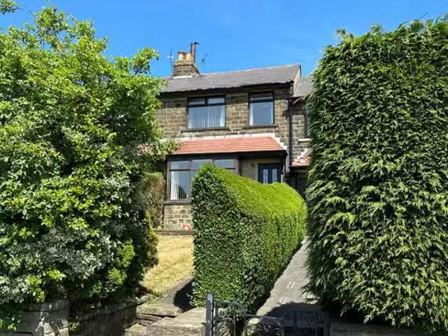 Deal! 3 bedroom terraced house for rent in Longlands Avenue, D.
