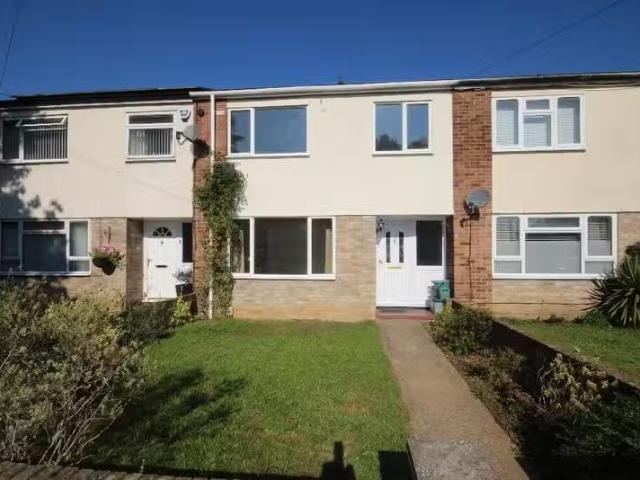 Deal! 3 bedroom terraced house for rent in Somerset Close, Col.