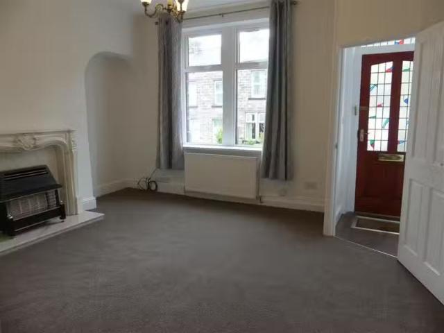 Charming 3 bedroom terraced house for rent in Tillotson Street.