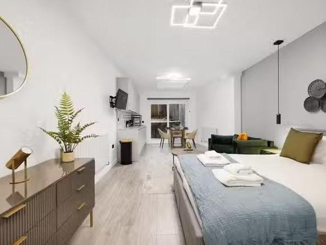 Deal! 3 BR Carleton Road