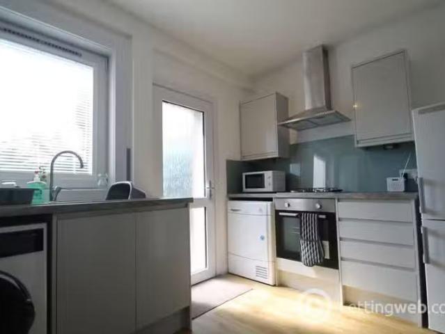 Cheap 3 BR Property to rent in Craigie Avenue, Dundee