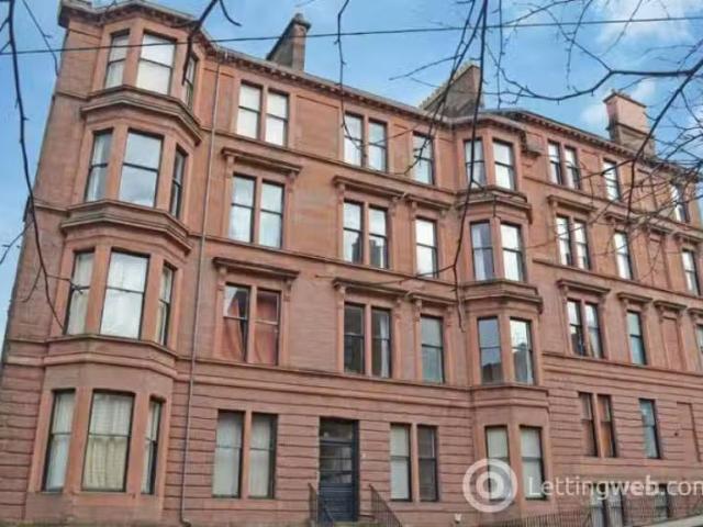 Unique 3 BR Property to rent in Cresswell Street, Hillhead, Gl.