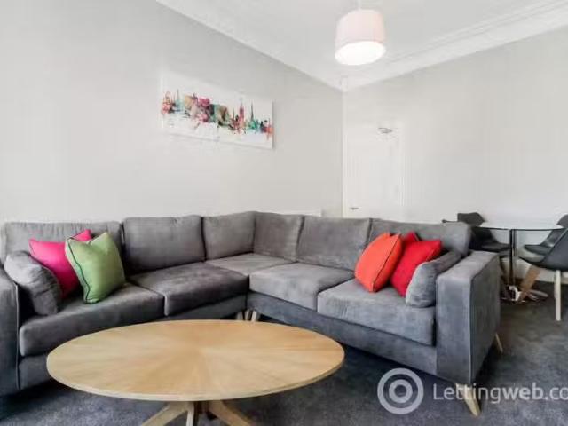 New 3 BR Property to rent in Crighton Place, Leith, Edinburgh.
