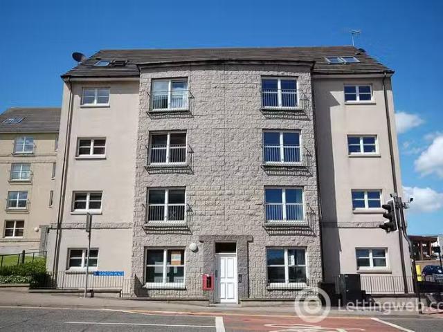 Unique 3 BR Property to rent in Affleck Street, City Centre, A.