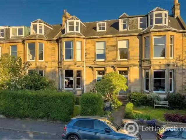 Charming 3 BR Property to rent in Inverleith Place, Inverleith.