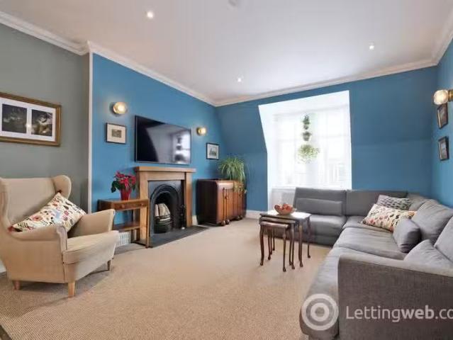 Deal! 3 BR Property to rent in St Swithin Street, Flat, AB10