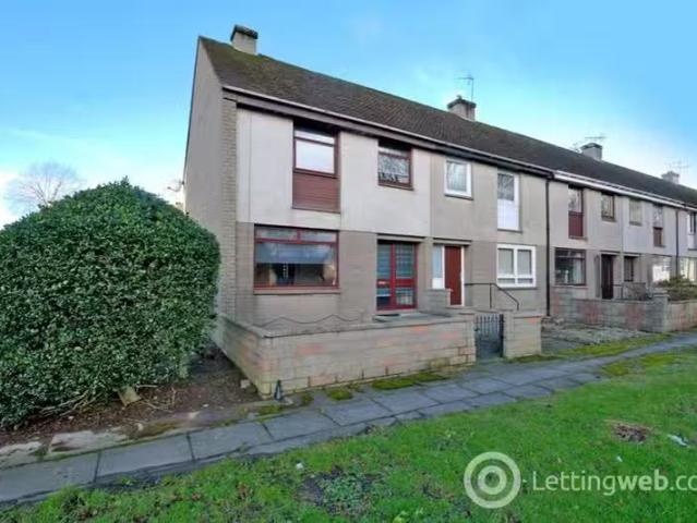 Cheap 3 BR Property to rent in Plane Tree Road, Cornhill, AB16