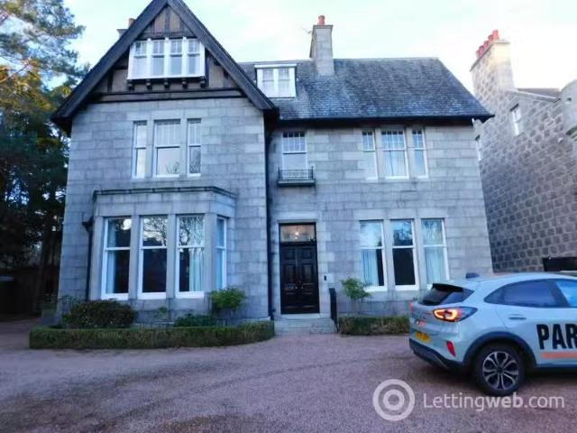 Unique 3 BR Property to rent in Rubislaw Den South, West End.