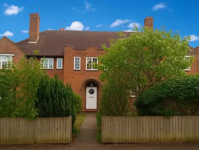 Nice 3 BR Woodcote Road, LEAMINGTON SPA