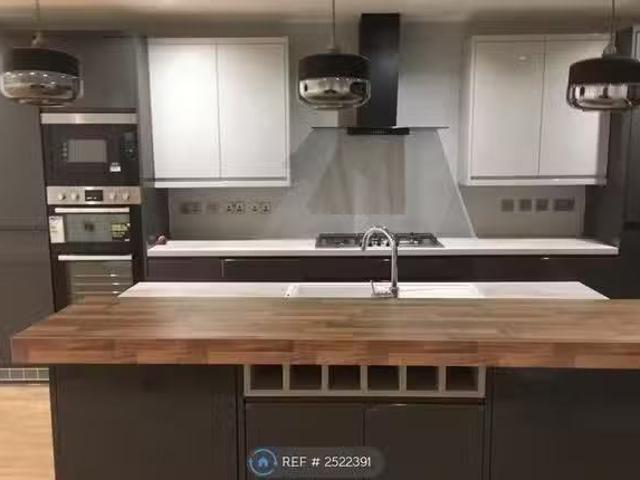 Cheap Terraced house to rent in Cairn Avenue, London W5