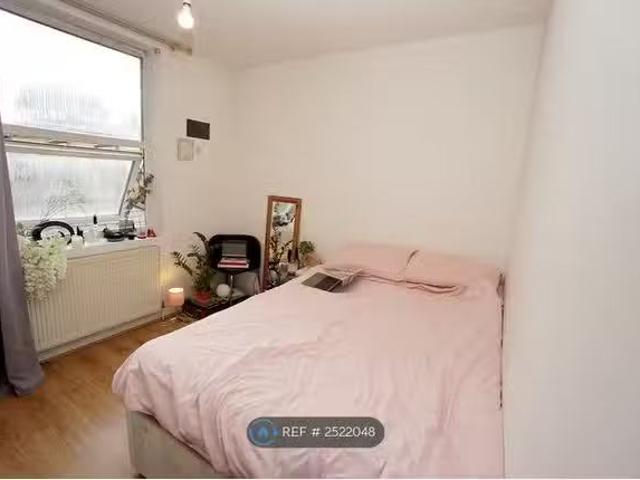Cozy Flat to rent in Caledonian Road, London N1