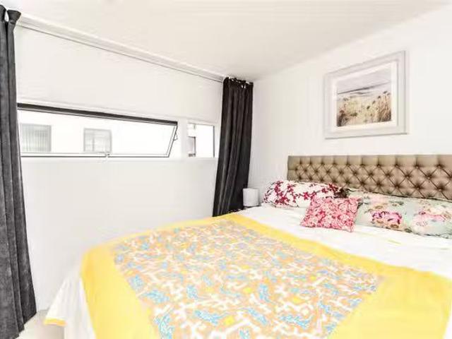 Deal! Flat to rent in Gatliff Road, Chelsea SW1W