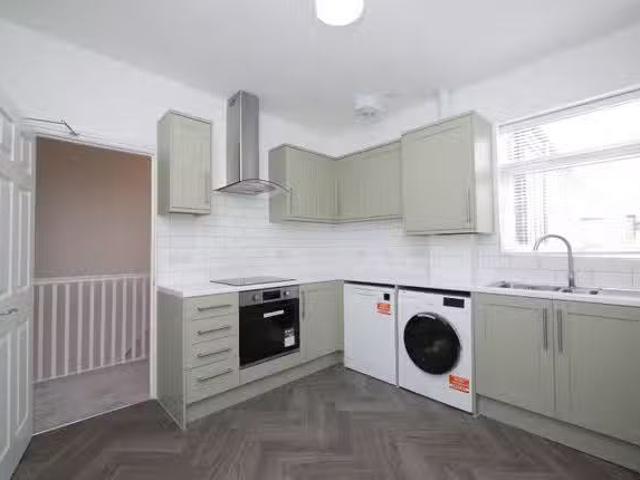 Unique Flat to rent in Morieux Road, London E10