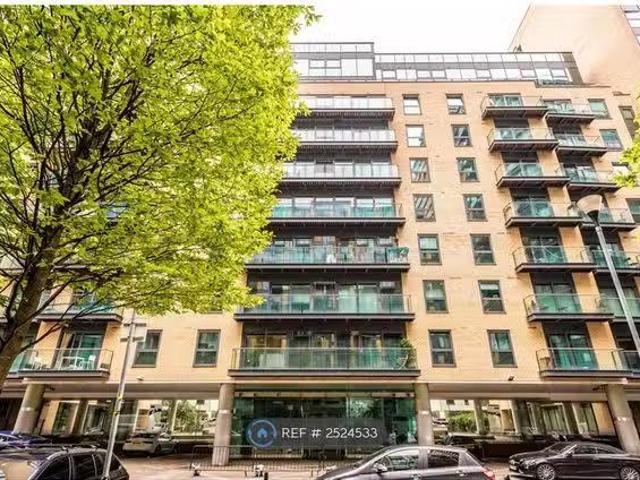 Charming Flat to rent in Millharbour, London E14