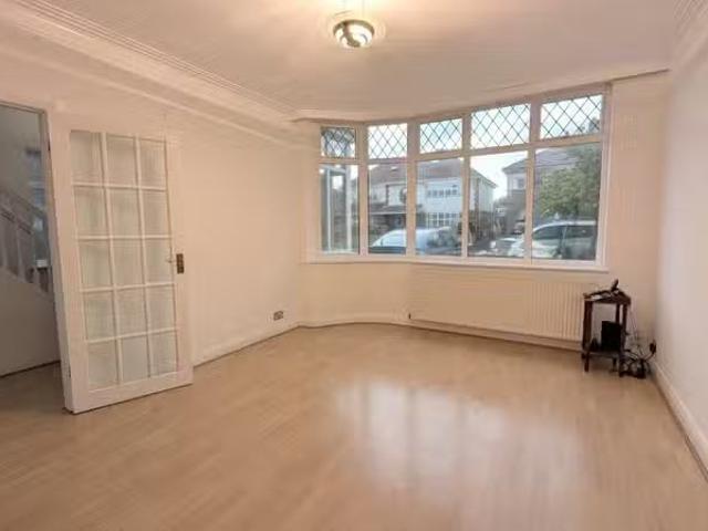 New Kingshill Drive, HARROW