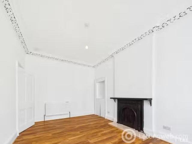 Cheap Property to rent in Montague Street, Newington, Edinburg.