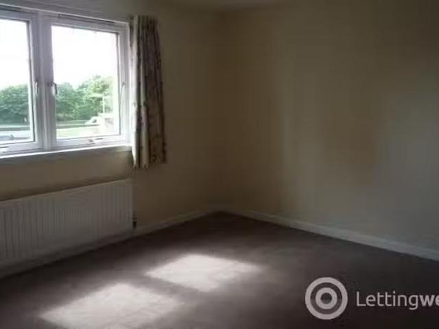 Nice Property to rent in Branning Court, Mid Street, Kirkcaldy.