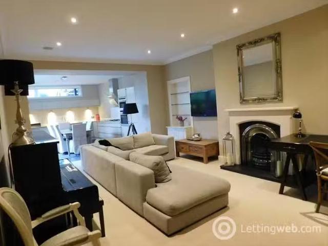 Cozy Property to rent in Bruntsfield Crescent, Edinburgh, EH10.