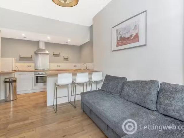 Just in! Property to rent in Bryson Road, Polwarth, Edinburgh.