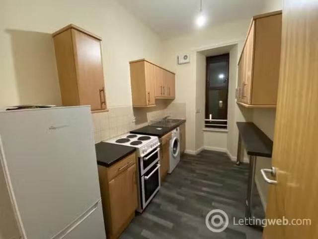 Cozy Property to rent in Garturk Street, Govanhill