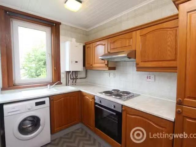 Cozy Property to rent in Hutchison Road, Slateford, Edinburgh.