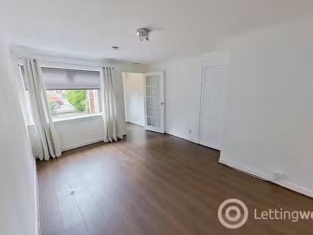 Unique Property to rent in Hardgate Gardens, Shieldhall, GLASG.
