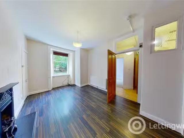 Charming Property to rent in Robertson Avenue, Edinburgh, EH11