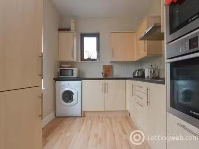 Just in! Property to rent in St Leonard's Crag, Newington, Edi.