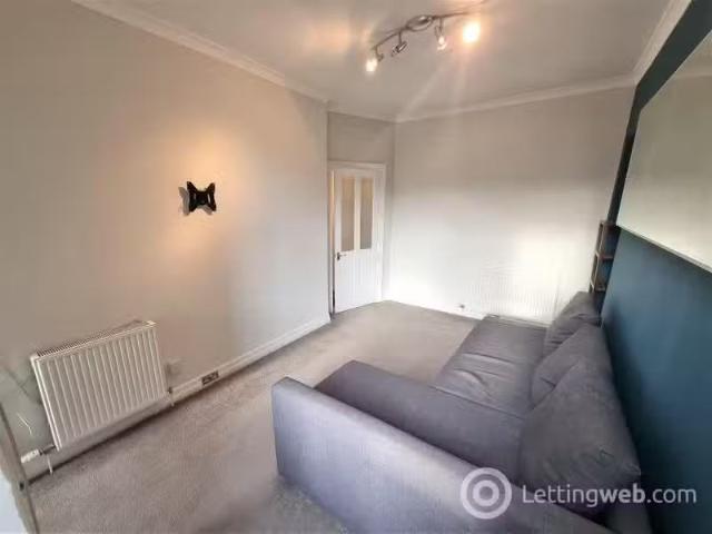 Charming Property to rent in Summerfield Terrace, City Centre.