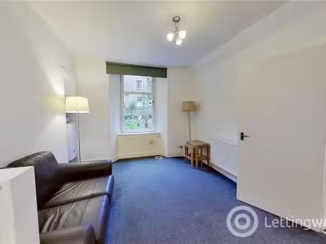 Deal! Property to rent in Wardlaw Place, Edinburgh, EH11
