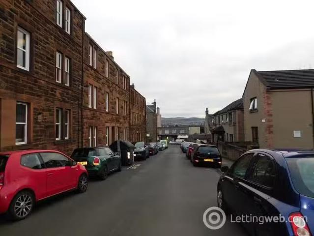 Nice Property to rent in 3, Victor Park Terrace, Edinburgh, EH.