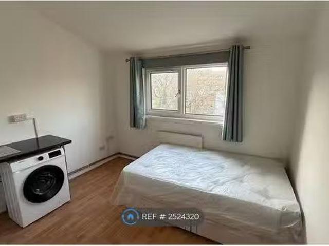 Unique Room to rent in Buxton Road, London N19