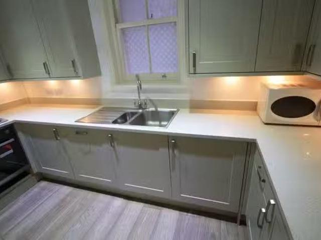Nice Room to rent in Palace Gate, London W8