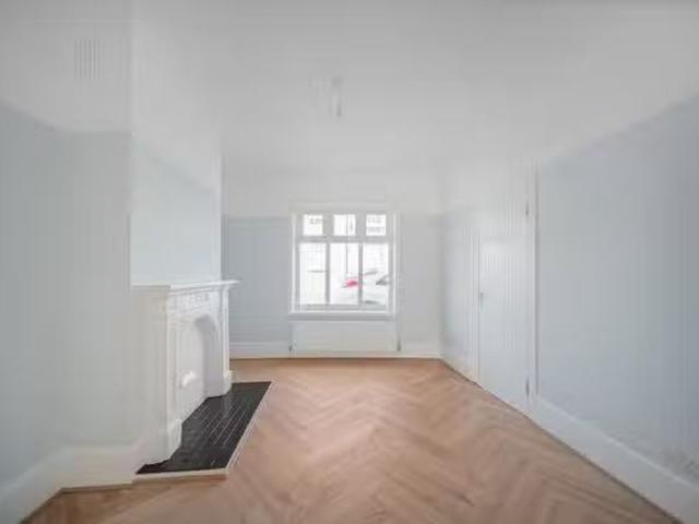 Rental! Semi detached house to rent in Brompton Lane, Strood ME2