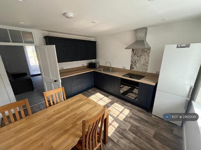Cheap Street, Sherborne, DT9 3 bed flat to rent £1,450 pcm £335 pw
