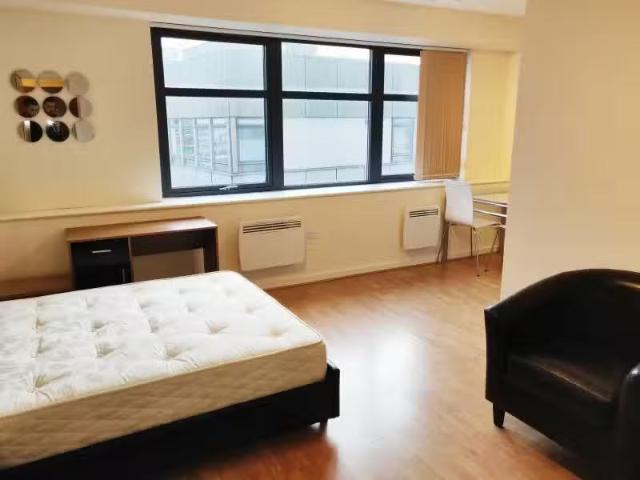 Rental! Studio apartment for rent in Brindley House, Birmingha.