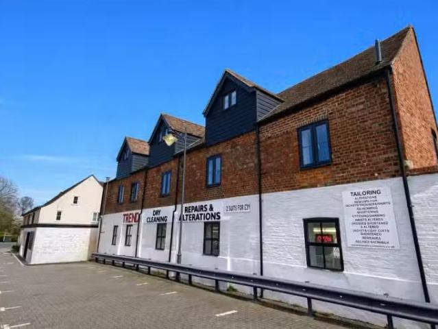 New Studio apartment for rent in Bridge Mews, Bridge Street, G.