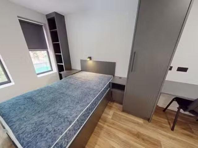 Unique Studio flat for rent in Studio 5, Pershore Road, Stirch.