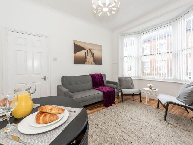 Cheapside LU1, 2 bed maisonette to rent, £1,250 pcm | PrimeLocation