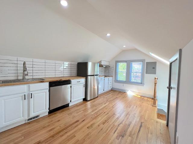 Check out this cozy 3rd_floor studio in a complete