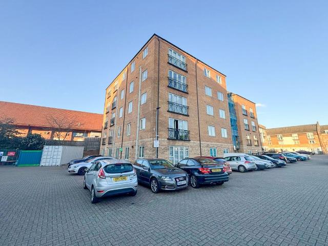 Checkland Road, Thurmaston, Leicester LE4, 2 bed flat to rent, £850 pcm | PrimeLocation