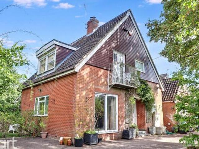 Chedburgh Road, Chevington, 3 Bedroom Chalet