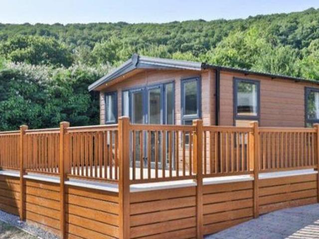 Cheddar Woods Resort Spa, Axbridge Road, 2 Bedroom Lodge