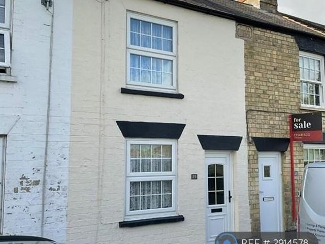 Cheddington Road, Pitstone, Leighton. 2 bed terraced house to rent £1,595 pcm £368 pw